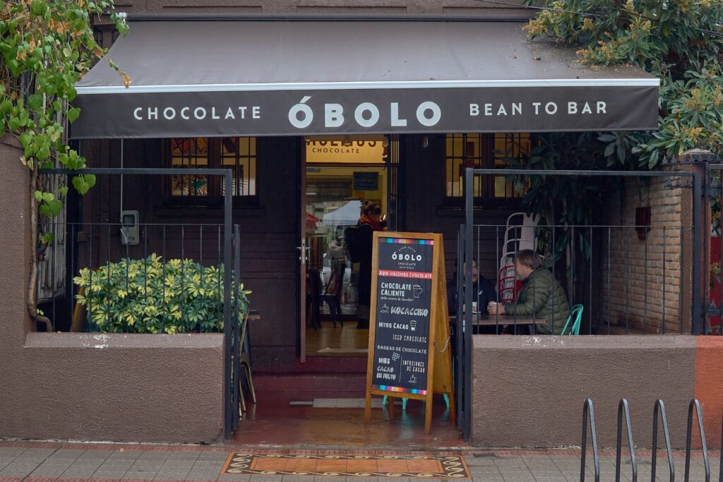 Óbolo, el primer chocolate «del grano a la barra» de Chile ...